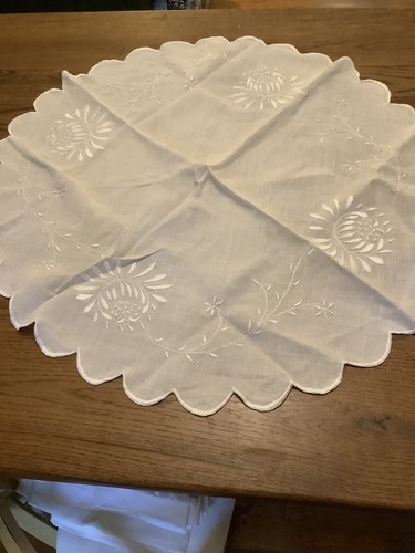 L600🌟Vintage HEAVY Linen 1920s Art Deco White/White Floral Emb Topper ...