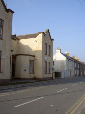 Photo 6x4 Arklow Library Ferrybank/T2573 A small library taking up 1 ...