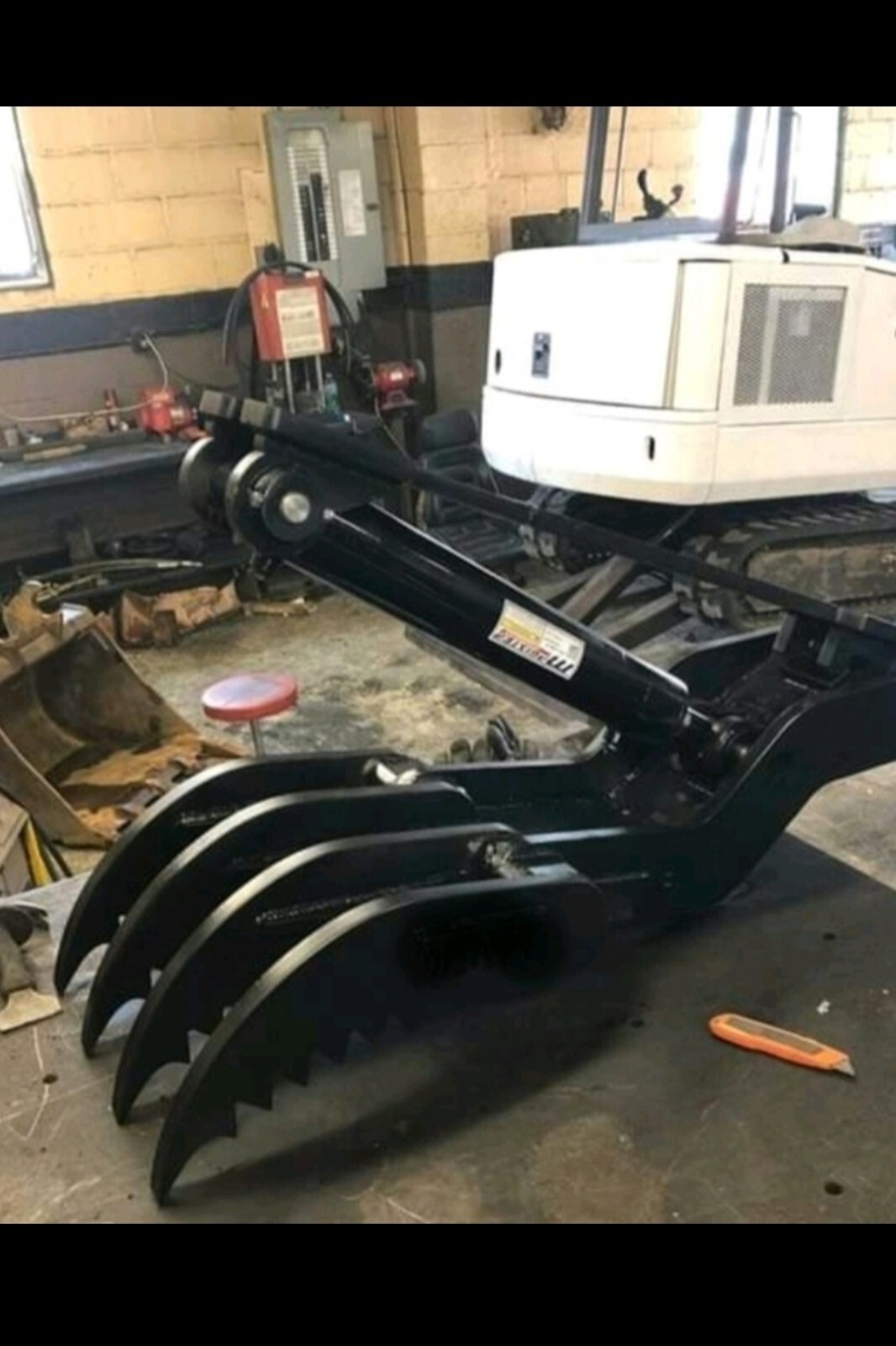 Made In America Excavator Thumbs Backhoe Skidsteer Attachments Buckets ...