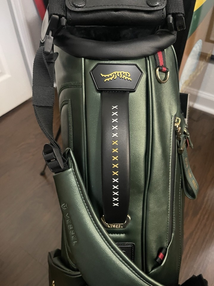 Sun Day Red X Vessel “Masters” golf bag Tiger woods Green Sunday Red ...