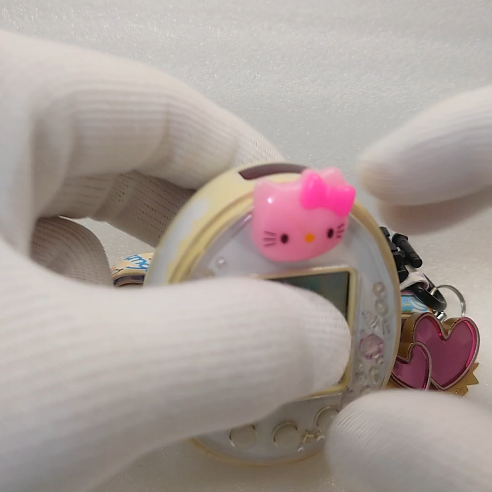 Dark Screen Discoloration Tamagotchi P's White w TamaDeco Pierce ...