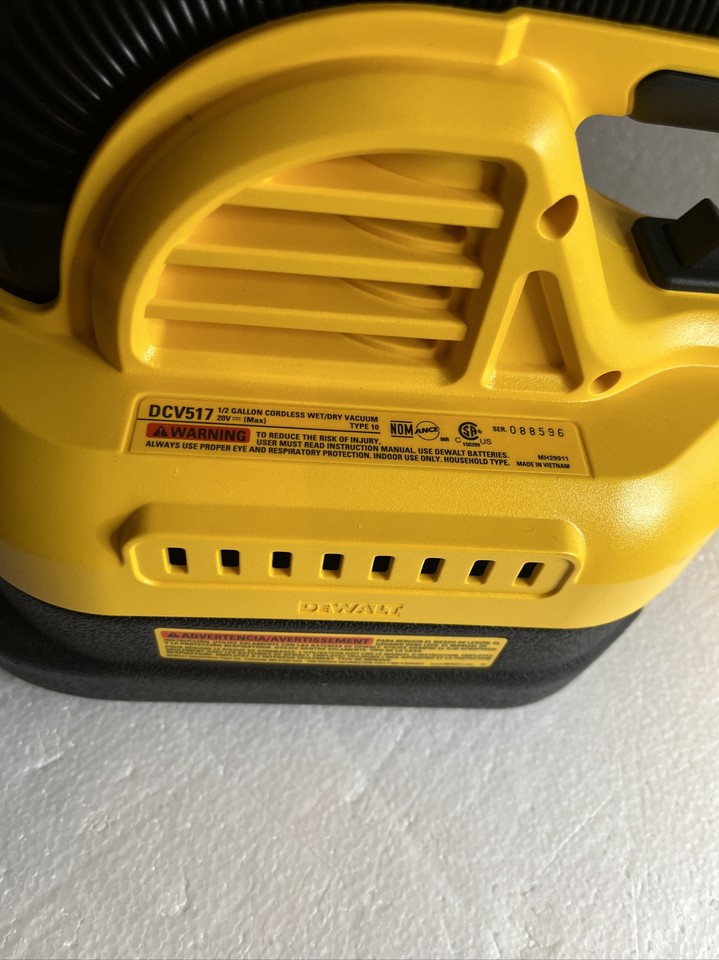 DeWALT DCV517 20V MAX Li-Ion 1/2 Gallon Wet/Dry Cordless Portable ...