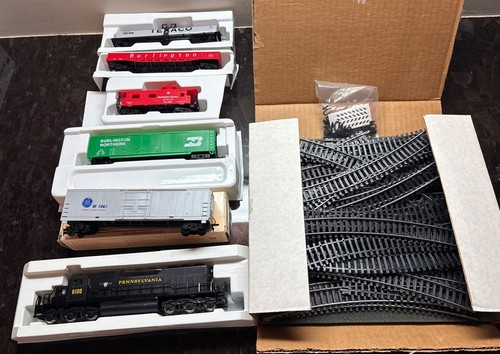 IHC HO Scale Pennsylvania Railroad Train Set Locomotive Freight Cars ...