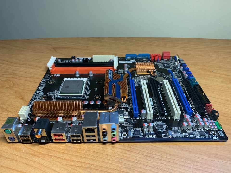 ASUS M4A79T Deluxe ATX Motherboard AMD AM3 Socket with IO Shield ...