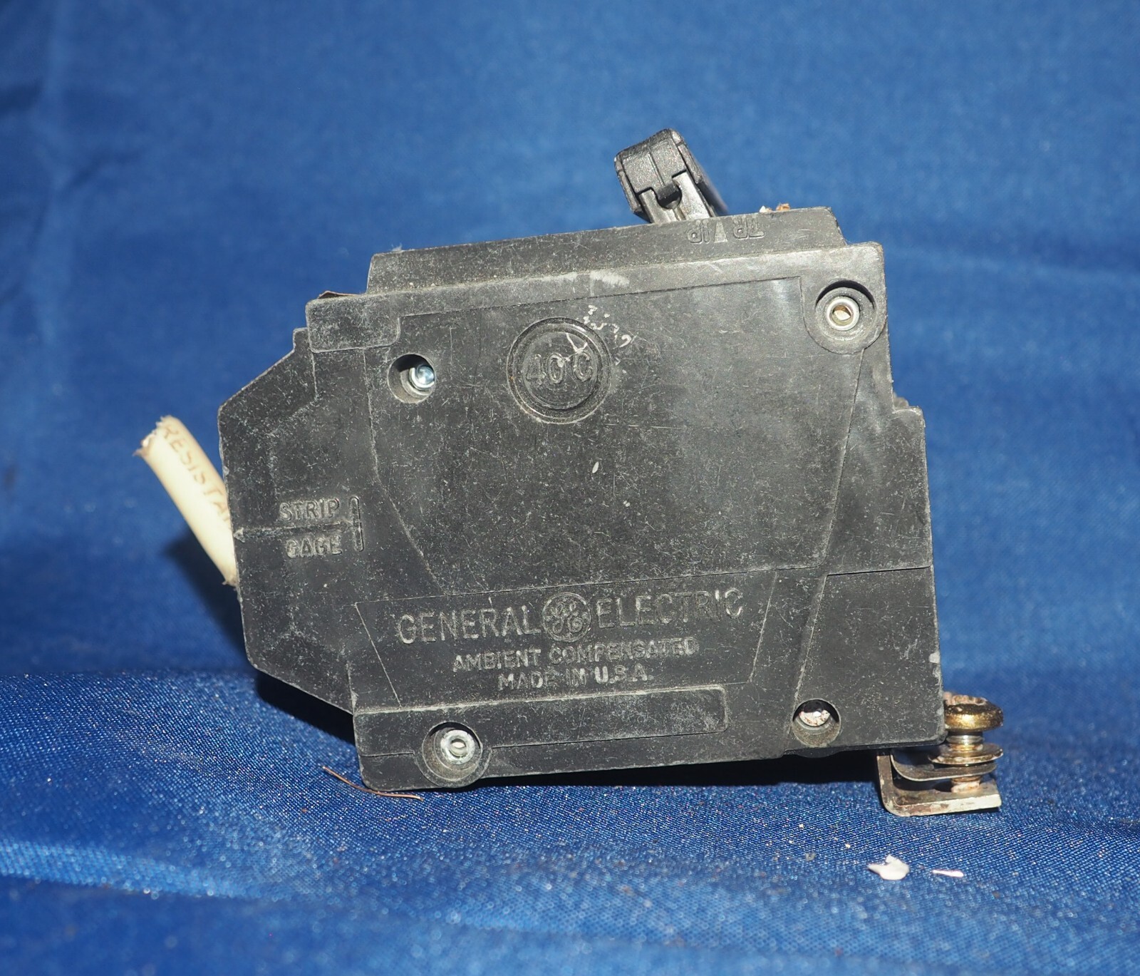 GE General Electric 60 Amp 3 Pole 240 Volt Circuit Breakers THQB ...