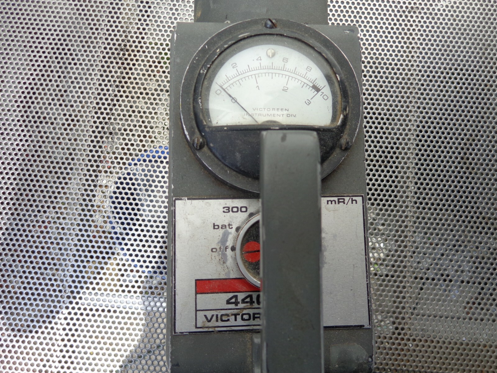 VICTOREEN 440 RADIATION CONTAMINATION SURVEY METER UNTESTED AS-IS | eBay