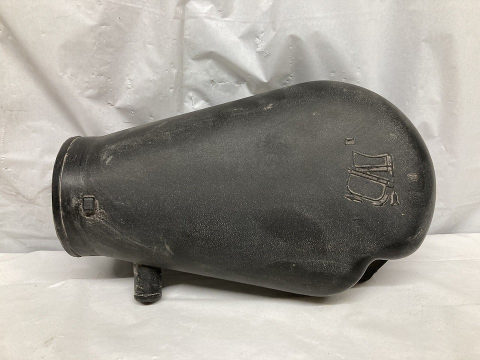 Gm Air Cleaner Duct 25147235 | eBay