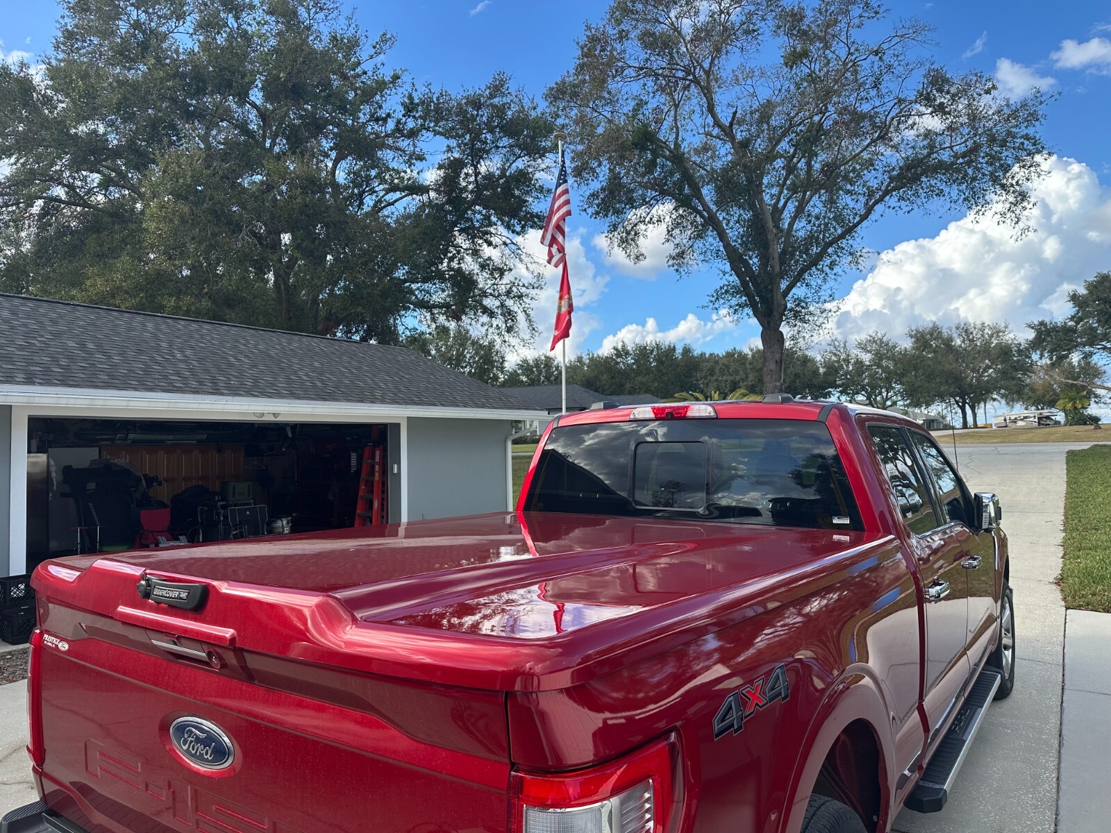 Rapid Red UnderCover Elite LX One-Piece 6.5' 2021-2025 Ford F150 ...