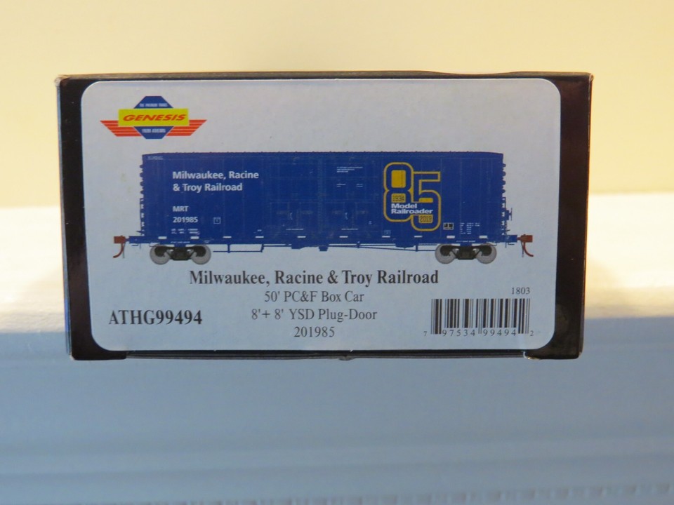 Athearn Genesis 50' PCF 8+8 Plug Door Boxcar Milwaukee, Racine & Troy ...
