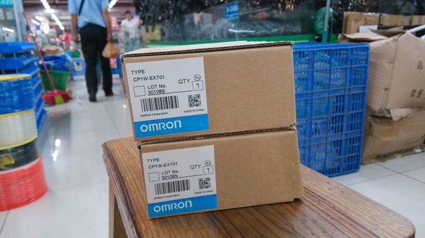 CP1W-EXT01 CP1W EXT01 1PCS NEW Omron PLC MODULE New in box free ...