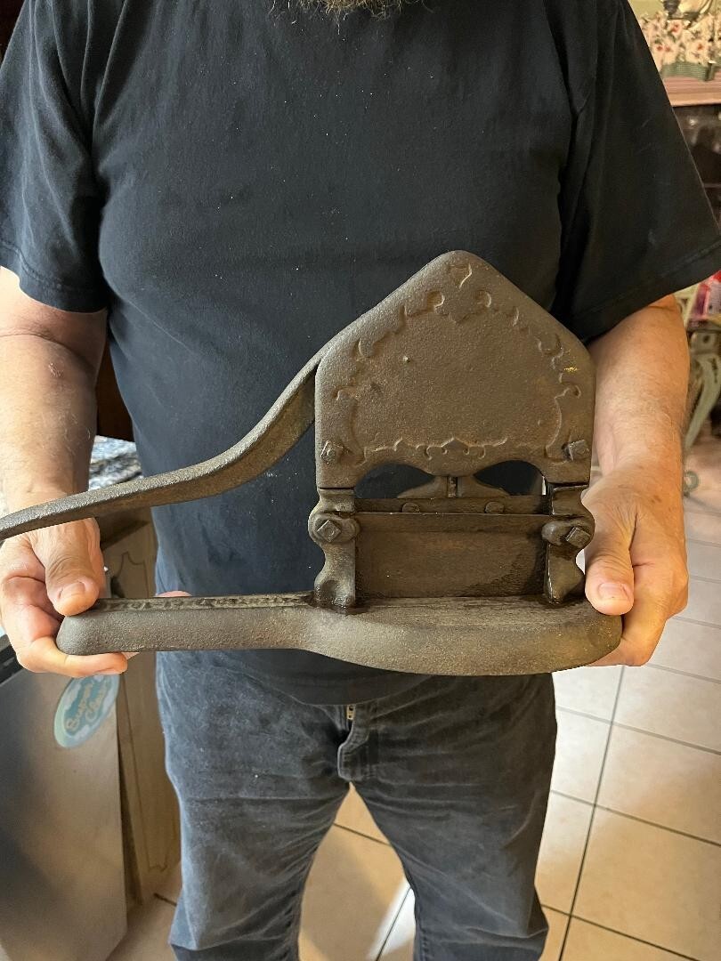 ANTIQUE== T. C. JOHNS0N CO==. 1914== CAST IRON== TOBACCO CUTTER | eBay