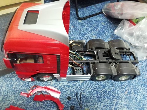 Gebrauchter Tamiya MAN TGX 26.540 Rot mit Extras angefangen keine ...