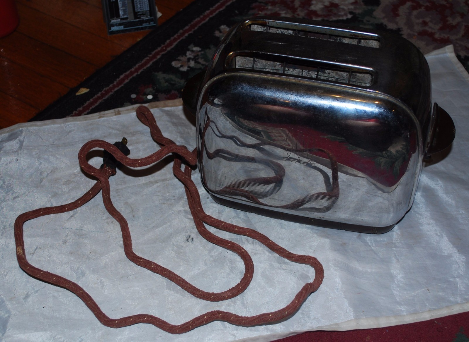 Vintage Toastmaster USA Chrome Bakelite Handles Base Pop-Up 1B9 Toaster ...