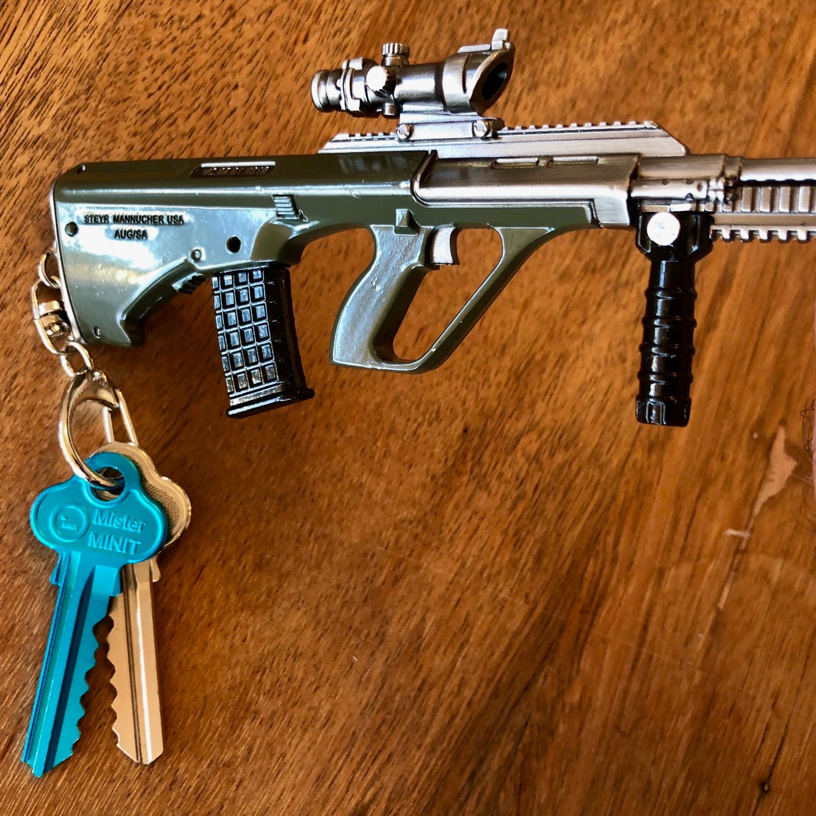 AUG A1 Keyring PUBG AUG A1 Model NATO Assault Rifle Gun Keychain AUG ...