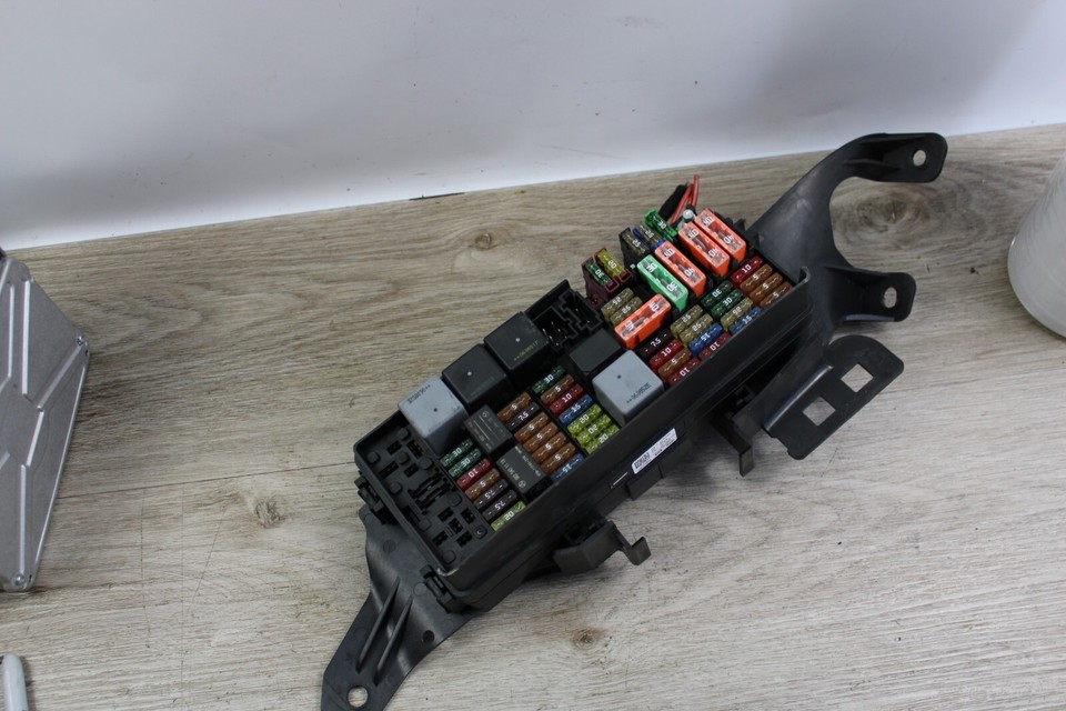 06-12 MERCEDES W164 X164 w251 MERCEDES GL450 REAR SRB FUSE RELAY BOX ...