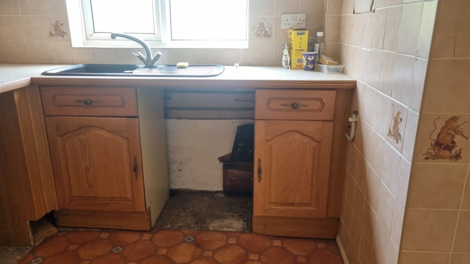 Oak kitchen units (good condition) | eBay UK