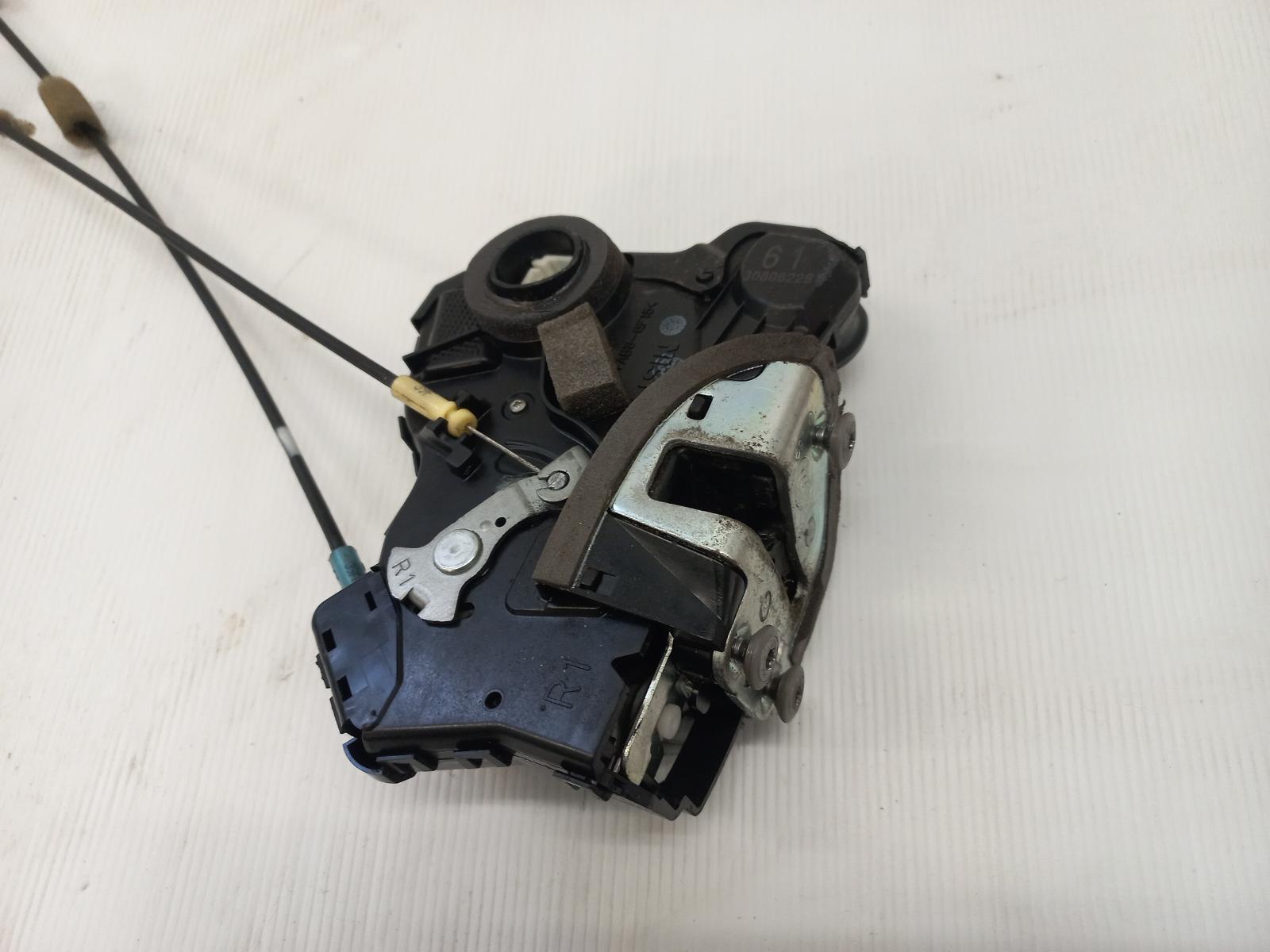 TOYOTA HIACE DOOR/BOOT/GATE LOCK RIGHT FRONT DOOR LOCK, TRH/KDH, 03/05 ...