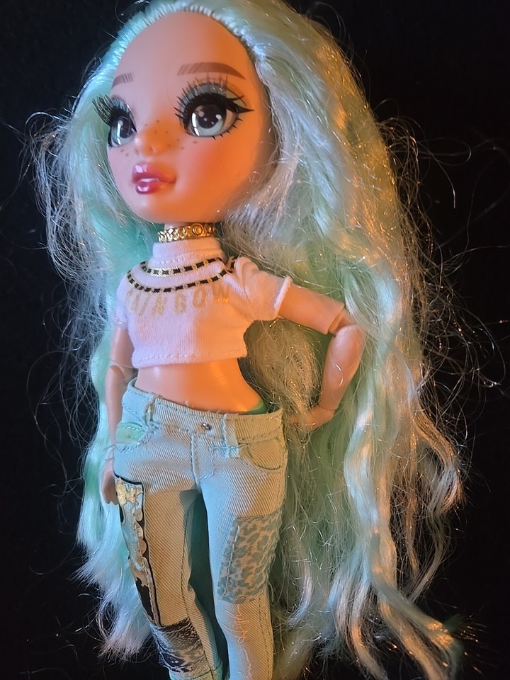 MGA Rainbow High - Daphne Minton - Mint Green Fashion Doll | eBay
