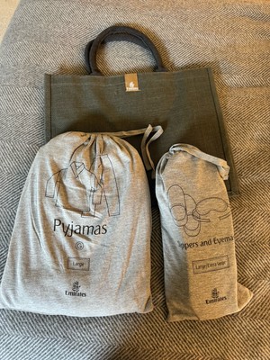 NEW Emirates First Class large pajamas/slippers/eyemask & totebag | eBay
