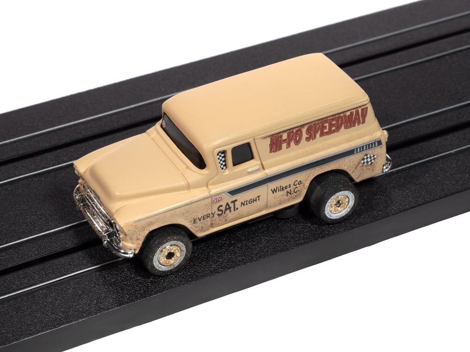 Auto World Thunderjet 1957 Chevy Suburban Combo HO Scale Slot Car | eBay