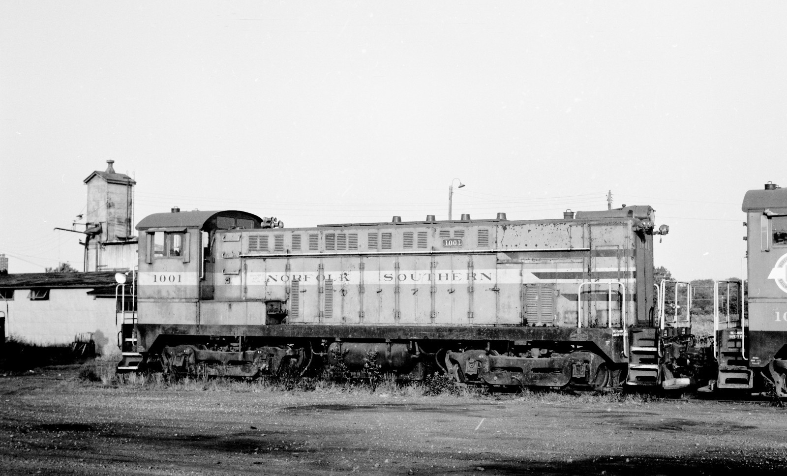 Norfolk Southern (NS) #1001 Black & White Print | eBay