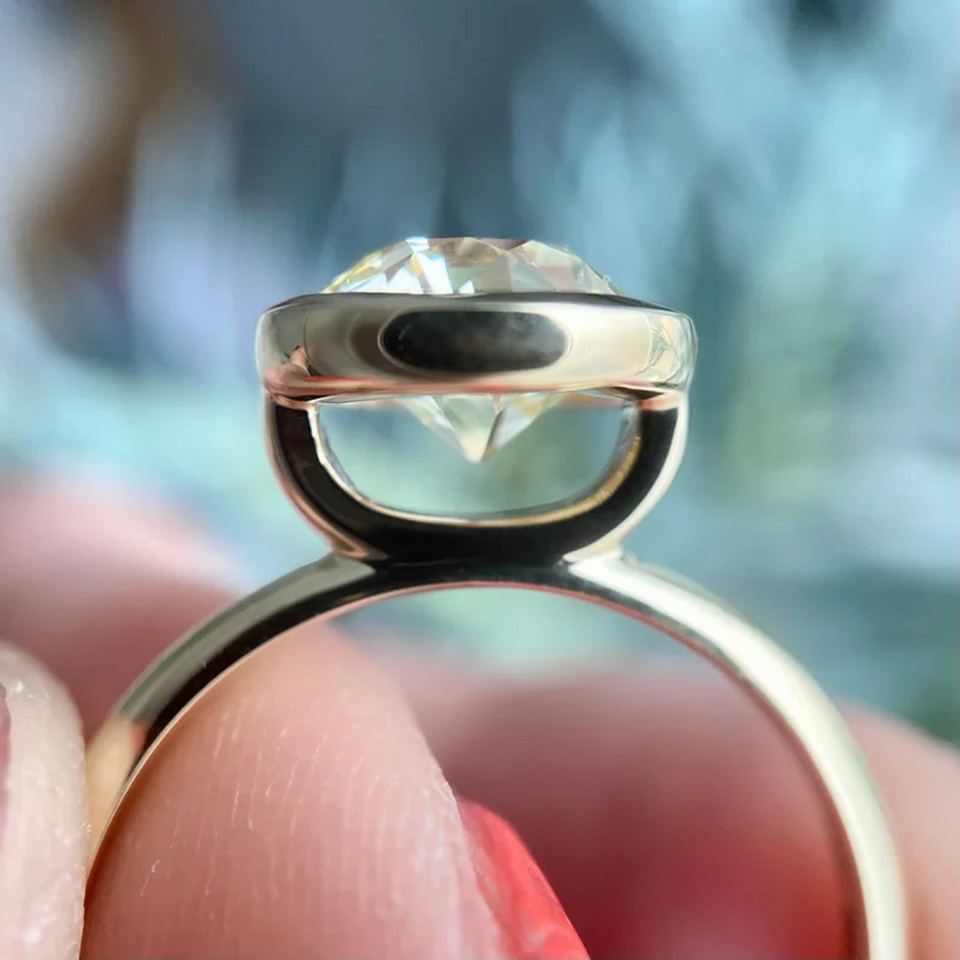 Round Cut Bezel Set Engagement Ring Unique Wedding Ring Anniversary ...