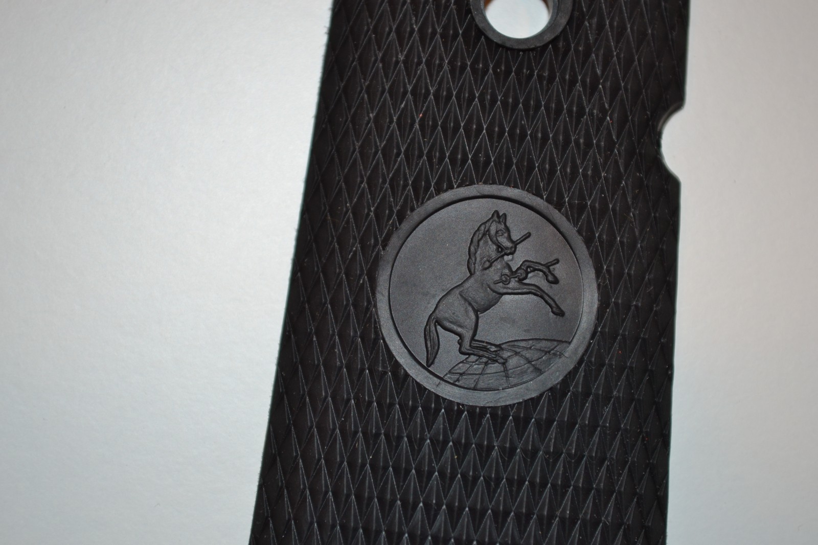 OEM FACTORY NEW COLT 1911 1991 GOVERNMENT BLACK RUBBER GRIPS W RAMPANT ...