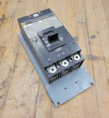 Circuit Breakers - 300 Amp