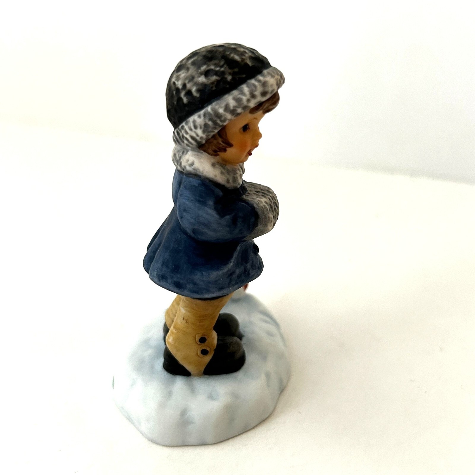 Vintage Berta Hummel Goebel Figurine 3" Let It Snow Box Winter ...