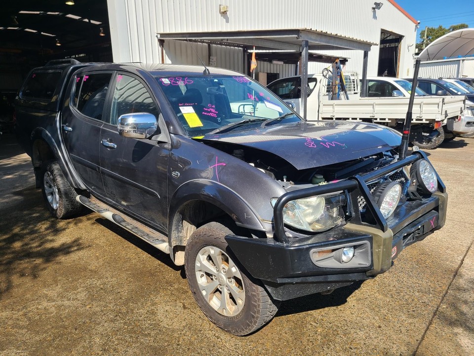 MITSUBISHI TRITON GEAR STICK/SHIFTER TRANSFER SHIFTER, AUTO T/M TYPE ...