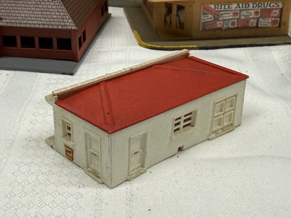 Lot of N Scale N Gauge Building Stuctures Houses | eBay