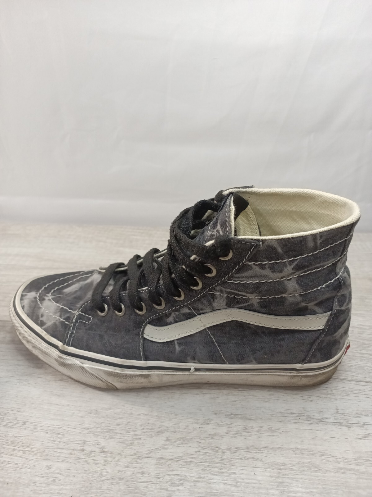 Vans Denim Destroy shoes men 8.5 Or Women's 10 used - Gem