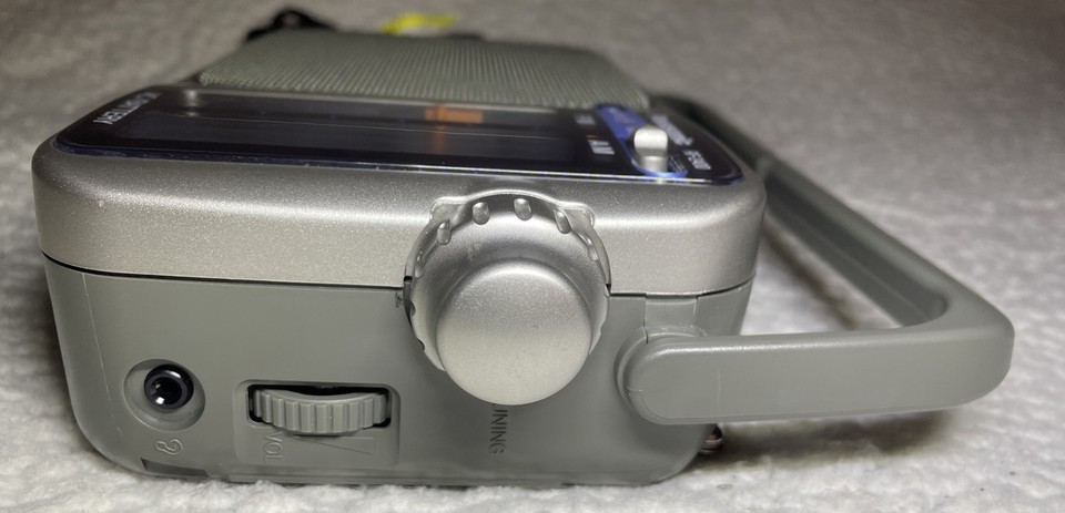 Panasonic Portable Radio FM-AM 2 Band Reciever RF-2400 Grey Silver ...