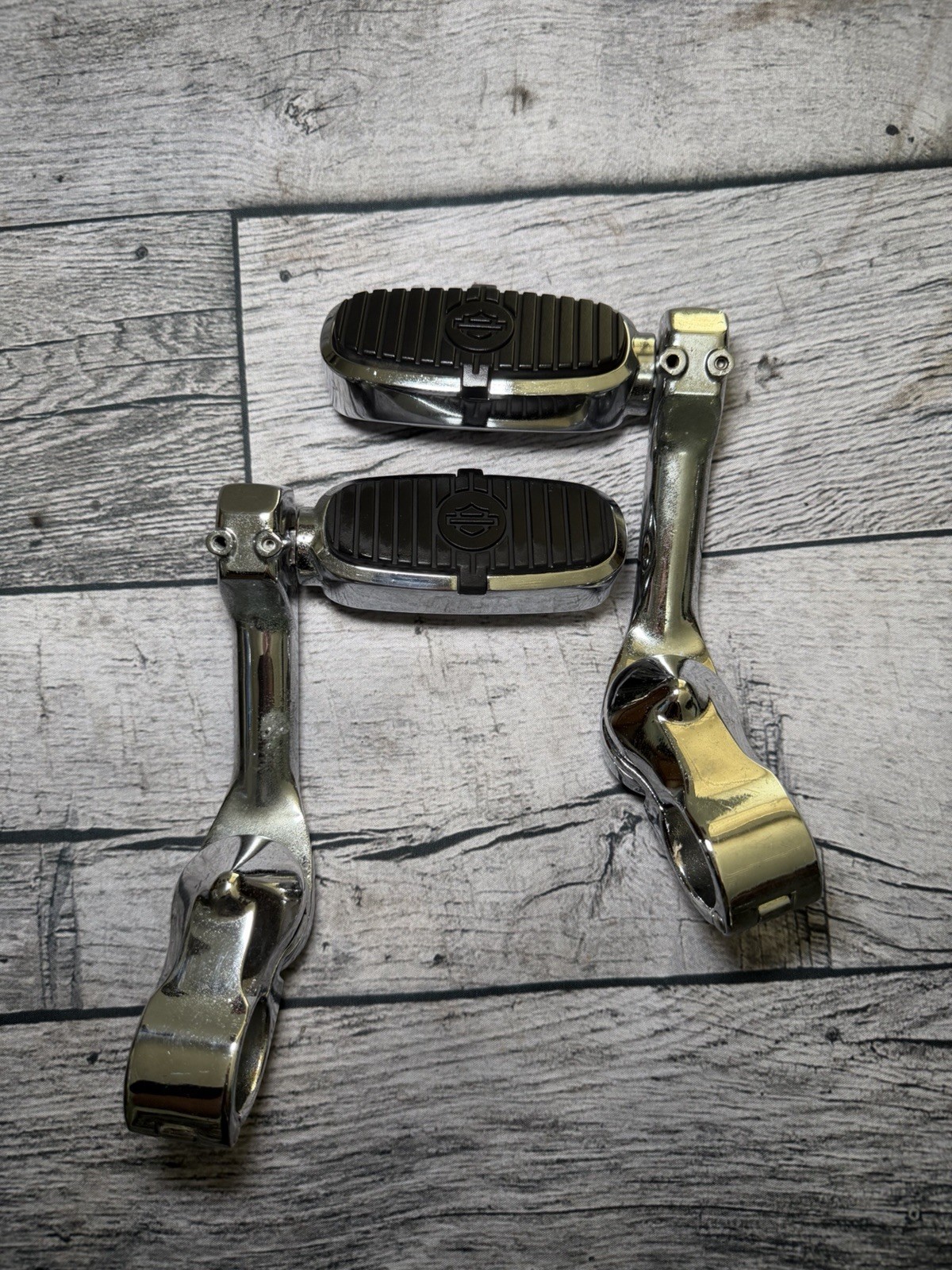 GENUINE HARLEY DAVIDSON BAR & SHIELD HIGHWAY PEGS + LONG ANGLED MOUNTS ...