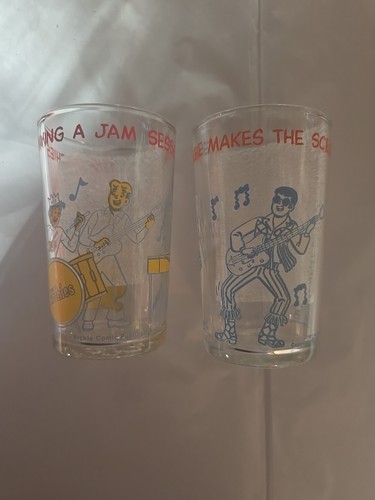 2 Archie Glasses Jam Session & Reggie Makes Scene | eBay