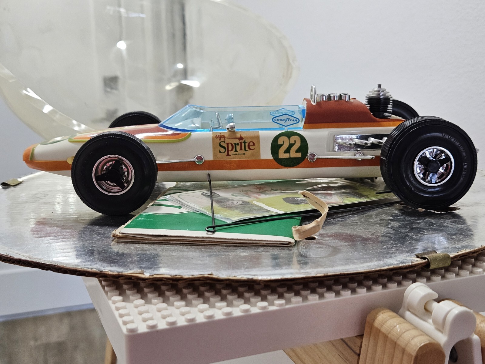RARE Vintage BUBBLE PACKAGE Testors INDY 500 Tether SPRITE GAS CAR w ...