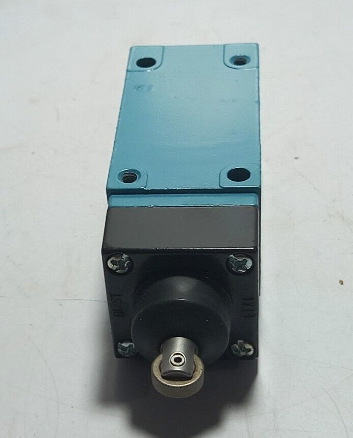 Honeywell LS3D3K Micro Switch / EN 60947-5-1 / 600 VAC MAX Pilot Duty ...