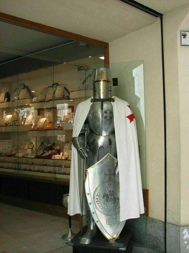 Crusader Knight Armor Museum