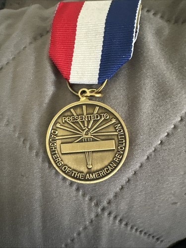 BRONZE MEDALLION EXCELLENCE IN HISTORY DAR AWARD DAUGHTERS AMERICAN ...