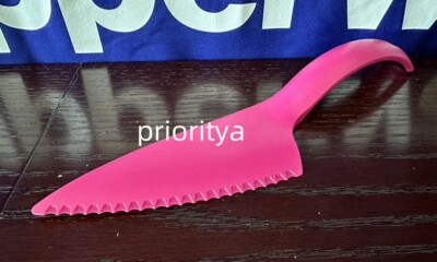 Tupperware Serrated Edge 12" Cut n Serve Wedge Cake Pie Slicer Cutter ...