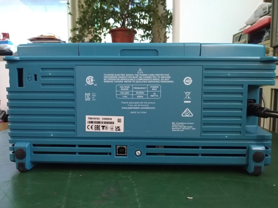 Tektronix TBS 1000C Digital Oscilloscope TBS1072C , TPP0100 probes are ...