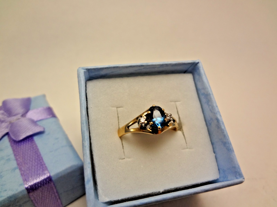 14K SOLID GOLD - LONDON BLUE TOPAZ AND DIAMOND RING - 1.68 GRAMS - SIZE ...