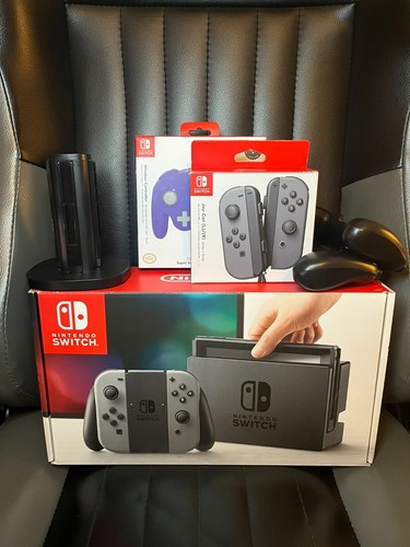 Nintendo Switch 64GB Gray w/ 2 extra Joycons, Gamecube Controller ...