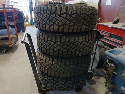 305/70 R18 Tire Set Goodyear Wrangler Territory Mt 14/32 Tread Depth ...