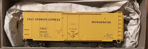 Accurail HO scale #3103 FGEX 40' plug door boxcar | eBay