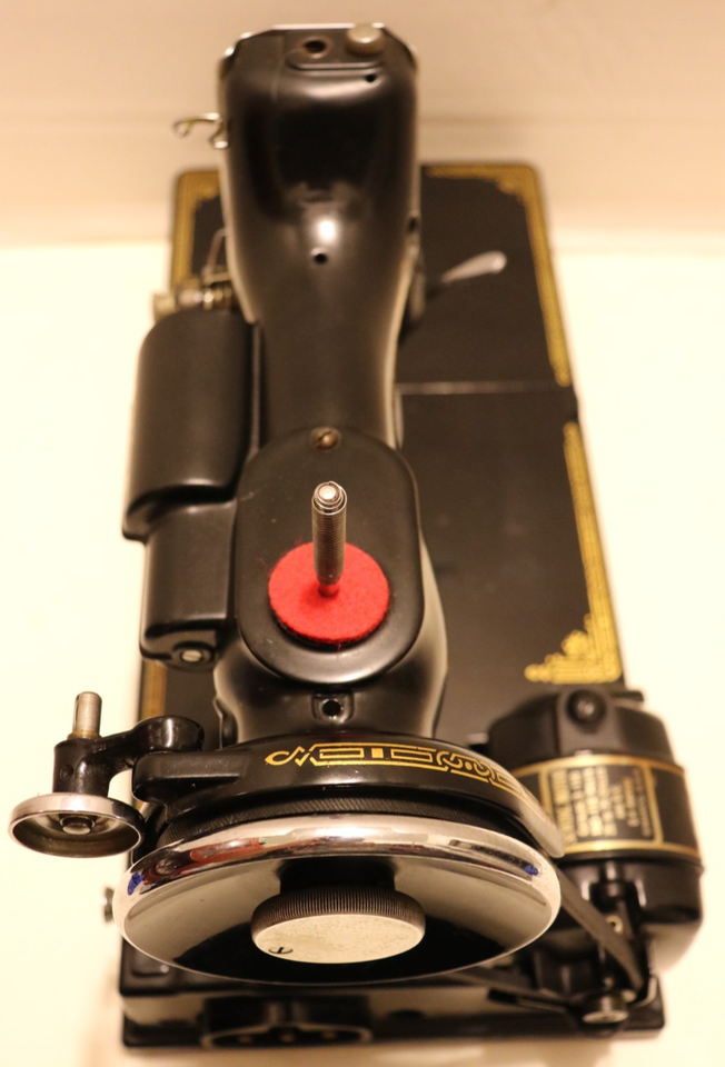 Singer 221-1 Featherweight Sewing machine In Case + More - Untested/Not ...