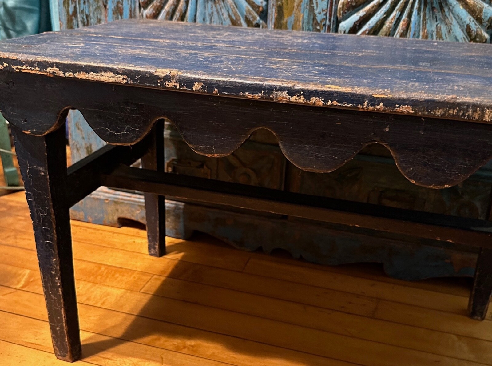 UNUSUAL Antique Primitive Table Round Corners Scalloped Edges Orig ...