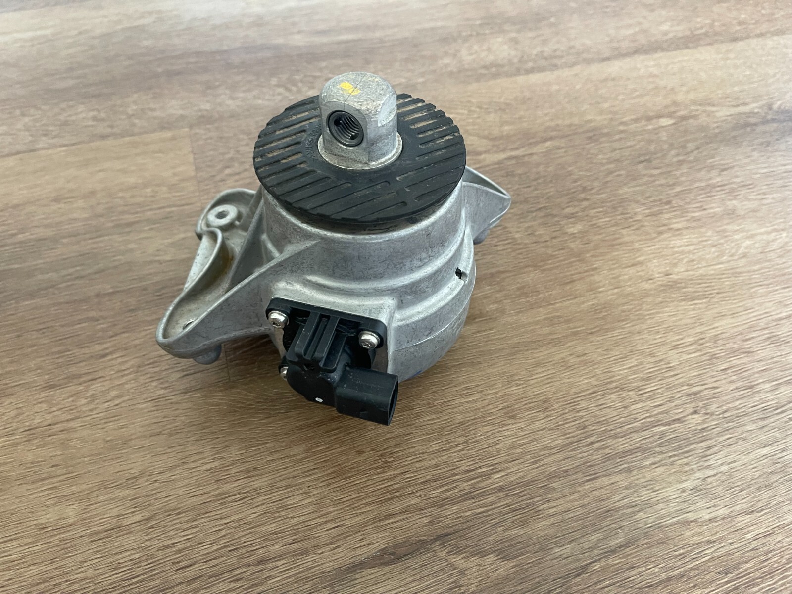 Mercedes-Benz C63s AMG W205 C205 Engine Mount right side A2052408700 | eBay