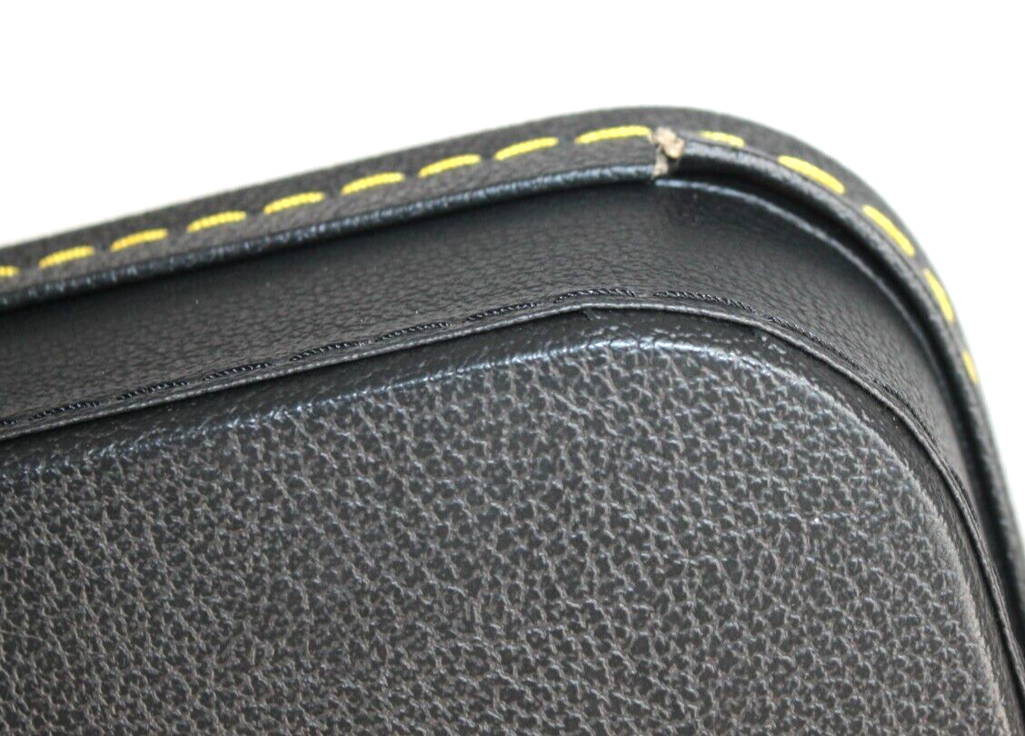 Musician's Gear Deluxe Electric Guitar Case - Black *Dinged Edge* # ...