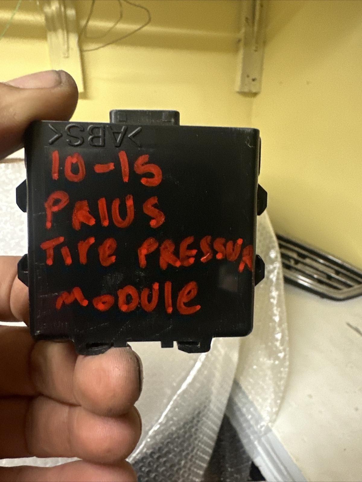 2010-2015 TOYOTA PRIUS TIRE PRESSURE MONITOR CONTROL MODULE OEM 89769 ...